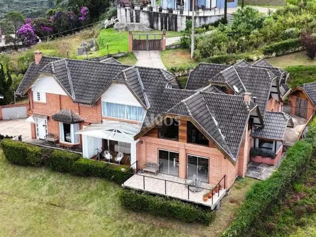 Casa / Sobrado para Venda em Campos do Jordão/SP Vila Natal 6 Quartos