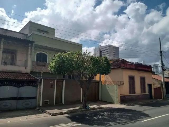 Casa / Sobrado para Venda em Campos dos Goytacazes/RJ Centro 4 Quartos