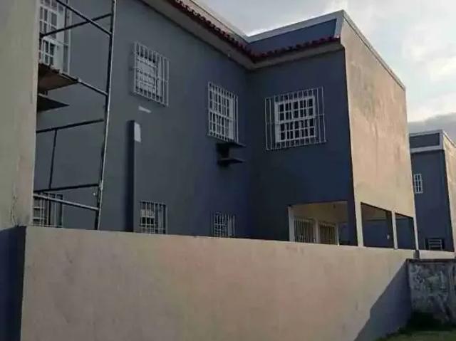 Casa / Sobrado para Venda em Campos dos Goytacazes/RJ Parque Corrientes 4 Quartos