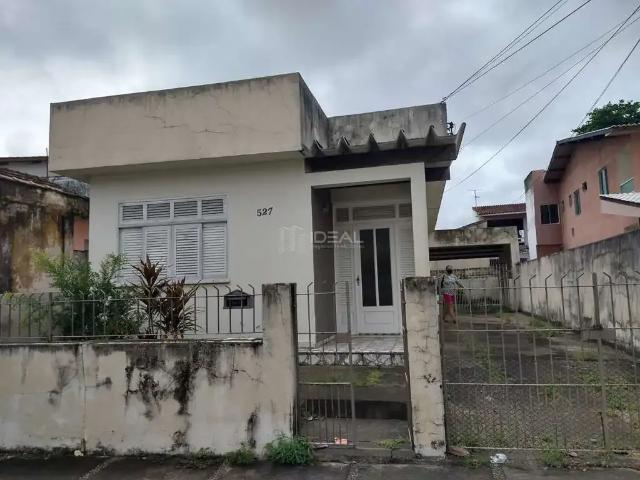 Casa / Sobrado para Venda em Campos dos Goytacazes/RJ Parque Turf Club 3 Quartos