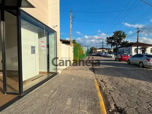 Casa / Sobrado para Venda em Cananéia/SP Centro 4 Quartos
