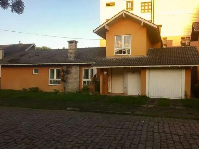 Casa / Sobrado para Venda em Canela/RS Centro 3 Quartos