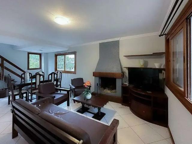 Casa / Sobrado para Venda em Canela/RS Centro 4 Quartos