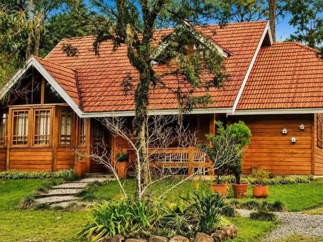 Casa / Sobrado para Venda em Canela/RS Jardim dos Pinheiros II 4 Quartos
