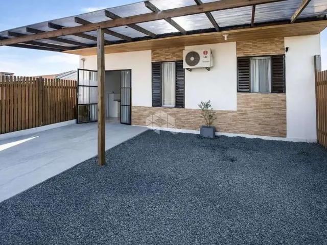 Casa / Sobrado para Venda em Canoas/RS Brigadeira 2 Quartos