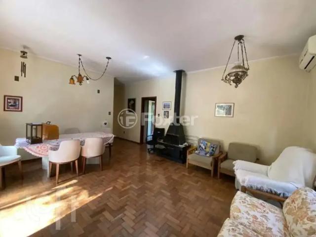 Casa / Sobrado para Venda em Canoas/RS Centro 3 Quartos
