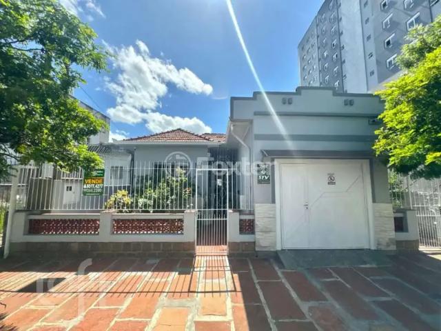 Casa / Sobrado para Venda em Canoas/RS Centro 3 Quartos