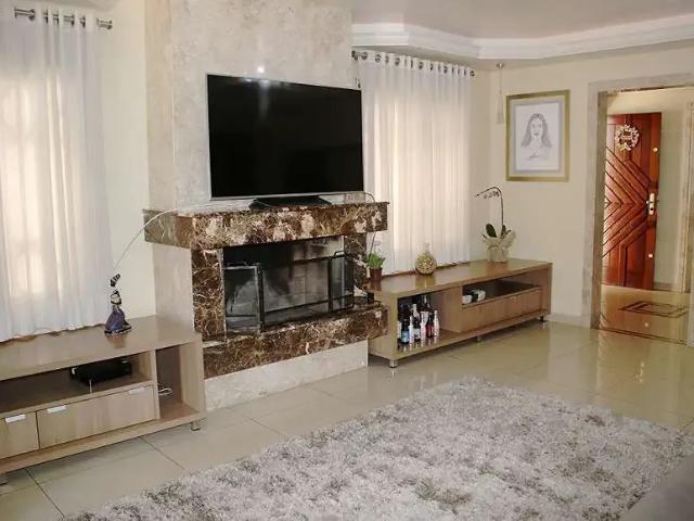 Casa / Sobrado para Venda em Canoas/RS Centro 5 Quartos