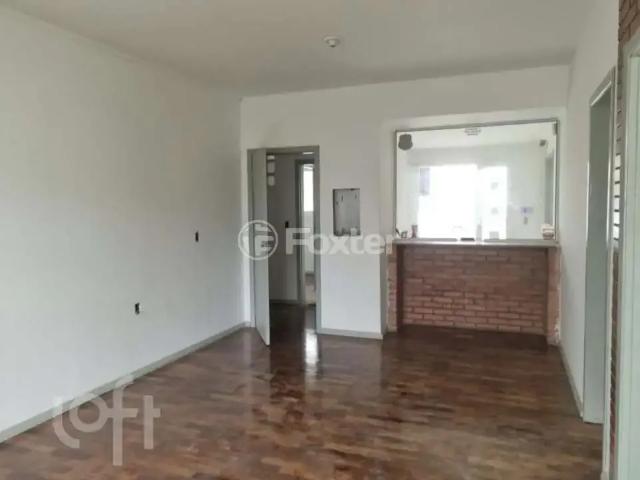 Casa / Sobrado para Venda em Canoas/RS Centro 6 Quartos