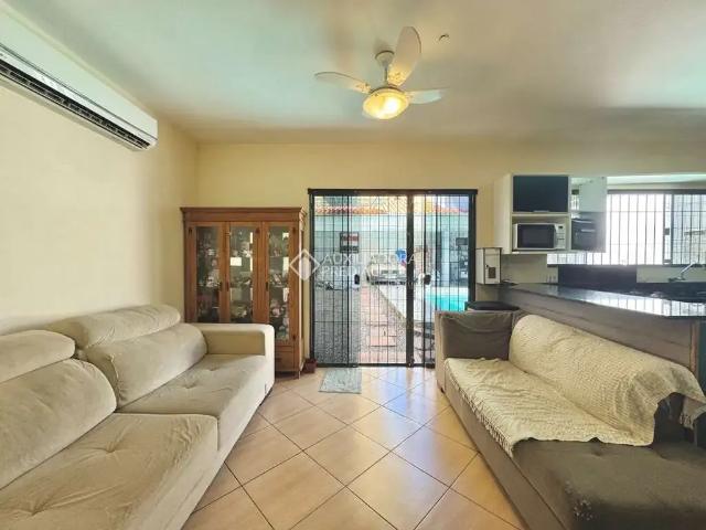 Casa / Sobrado para Venda em Canoas/RS Estância Velha 3 Quartos
