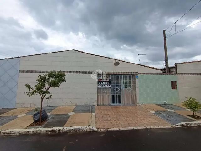 Casa / Sobrado para Venda em Canoas/RS Guajuviras 2 Quartos