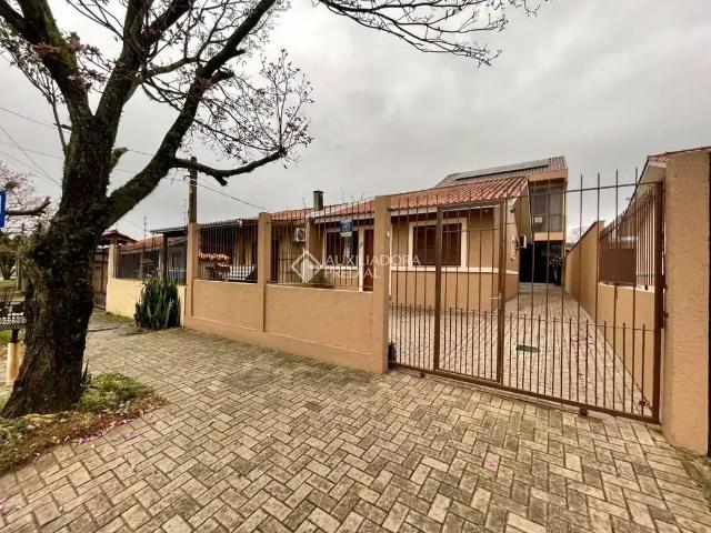 Casa / Sobrado para Venda em Canoas/RS Guajuviras 4 Quartos