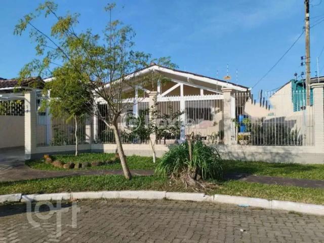 Casa / Sobrado para Venda em Canoas/RS Harmonia 4 Quartos
