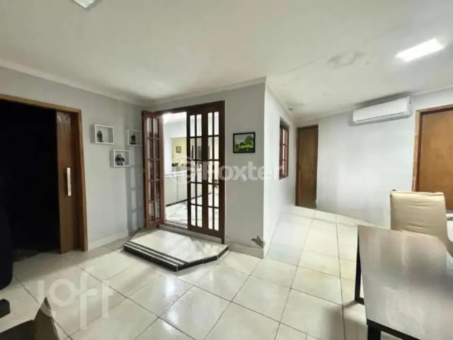 Casa / Sobrado para Venda em Canoas/RS Igara 4 Quartos