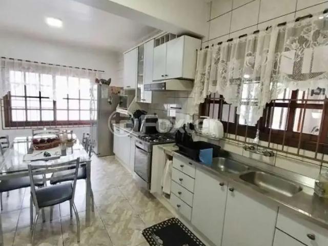 Casa / Sobrado para Venda em Canoas/RS Igara 4 Quartos