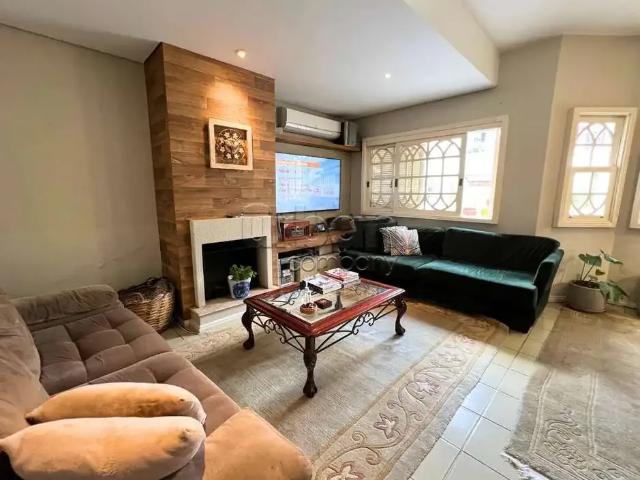 Casa / Sobrado para Venda em Canoas/RS Igara 4 Quartos