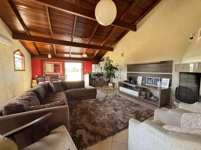 Casa / Sobrado para Venda em Canoas/RS Igara 5 Quartos