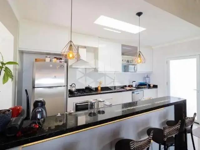 Casa / Sobrado para Venda em Canoas/RS Igara 5 Quartos
