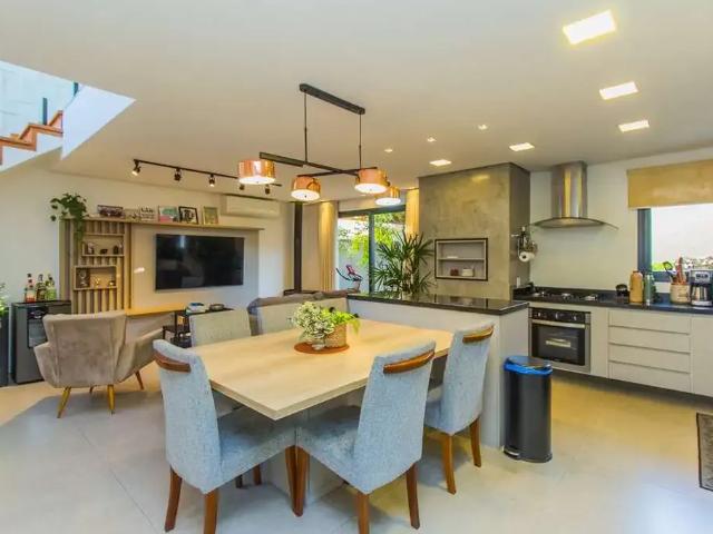 Casa / Sobrado para Venda em Canoas/RS Igara 3 Quartos