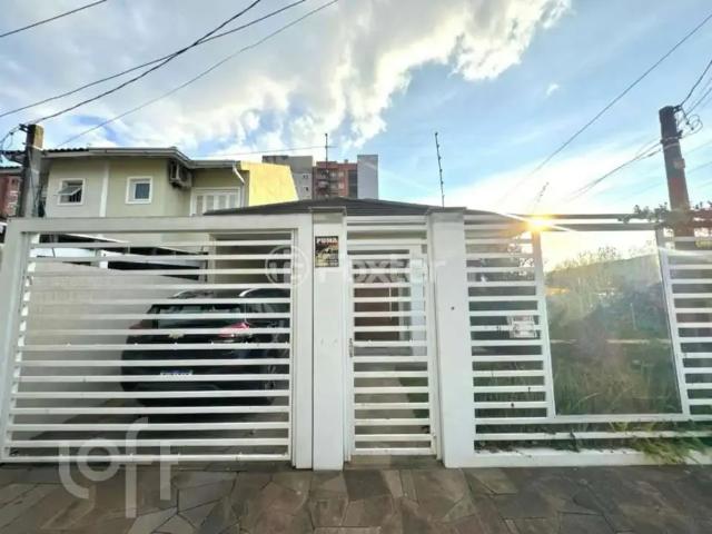 Casa / Sobrado para Venda em Canoas/RS Igara 3 Quartos