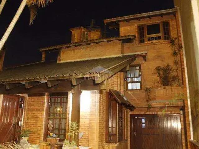 Casa / Sobrado para Venda em Canoas/RS Jardim do Lago 3 Quartos