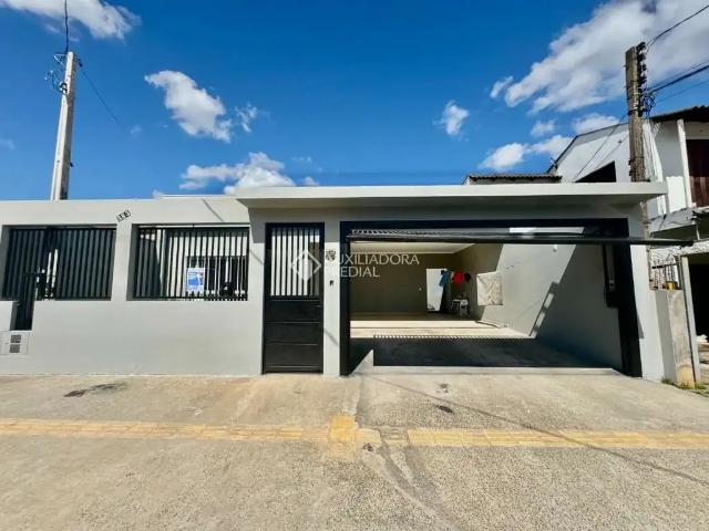 Casa / Sobrado para Venda em Canoas/RS Mathias Velho 5 Quartos