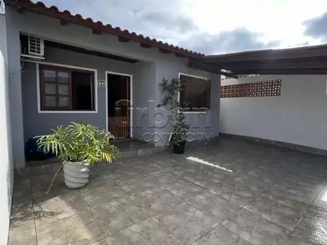 Casa / Sobrado para Venda em Canoas/RS Mato Grande 3 Quartos