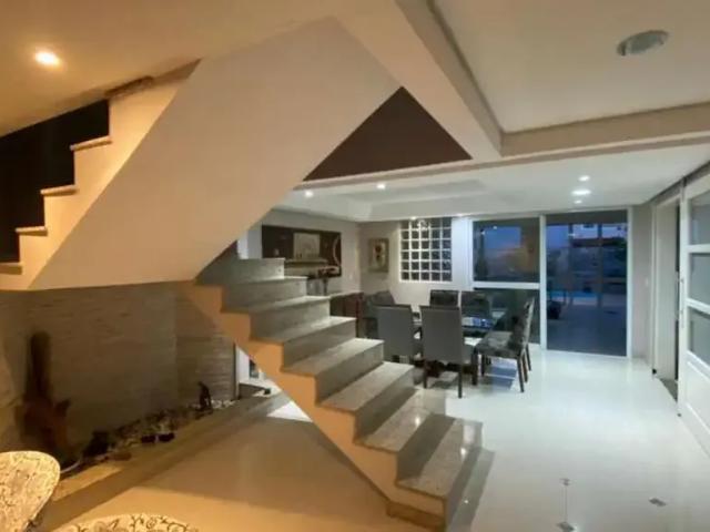 Casa / Sobrado para Venda em Canoas/RS Mont Serrat 4 Quartos