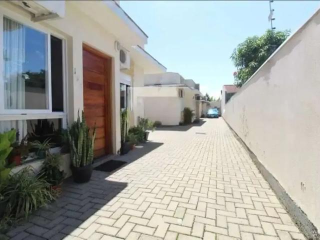 Casa / Sobrado para Venda em Canoas/RS Niterói 2 Quartos