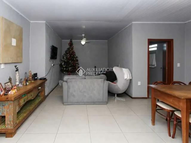 Casa / Sobrado para Venda em Canoas/RS Niterói 3 Quartos