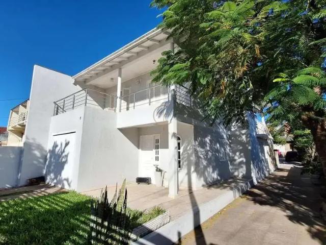 Casa / Sobrado para Venda em Canoas/RS Niterói 4 Quartos