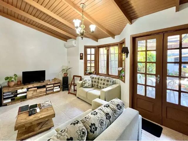 Casa / Sobrado para Venda em Canoas/RS Nossa Senhora das Graças 3 Quartos