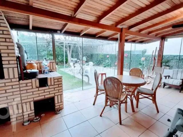 Casa / Sobrado para Venda em Canoas/RS Nossa Senhora das Graças 3 Quartos