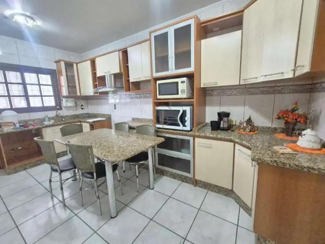 Casa / Sobrado para Venda em Canoas/RS Nossa Senhora das Graças 4 Quartos