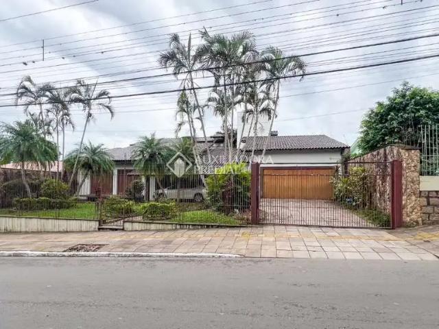 Casa / Sobrado para Venda em Canoas/RS Nossa Senhora das Graças 5 Quartos
