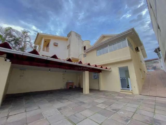 Casa / Sobrado para Venda em Canoas/RS Nossa Senhora das Graças 6 Quartos