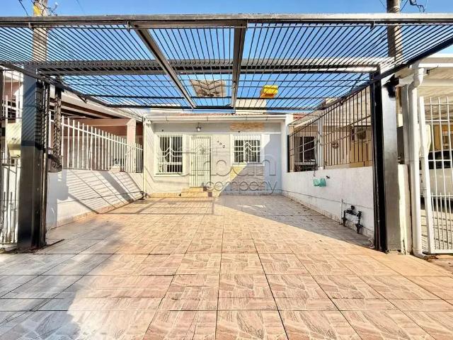 Casa / Sobrado para Venda em Canoas/RS Olaria 2 Quartos