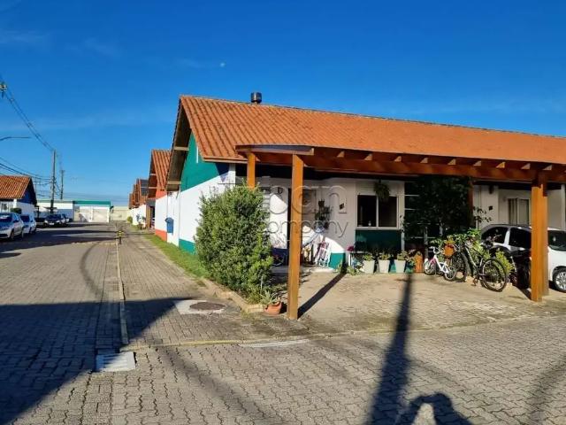 Casa / Sobrado para Venda em Canoas/RS Olaria 2 Quartos