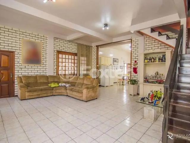 Casa / Sobrado para Venda em Canoas/RS São José 4 Quartos