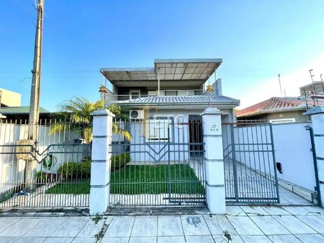 Casa / Sobrado para Venda em Canoas/RS São José 4 Quartos