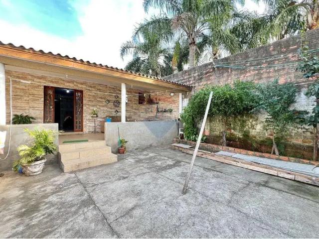 Casa / Sobrado para Venda em Canoas/RS São José 5 Quartos