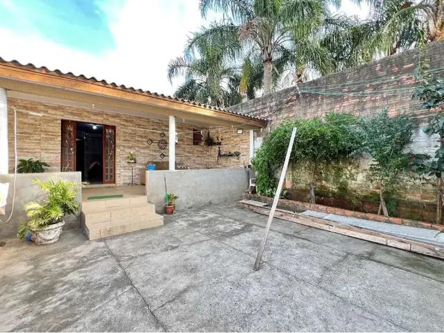 Casa / Sobrado para Venda em Canoas/RS São José 5 Quartos