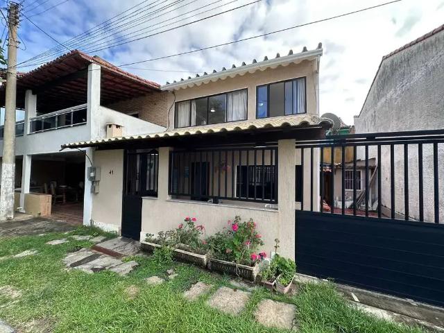 Casa / Sobrado para Venda em Cabo Frio/RJ Braga 4 Quartos