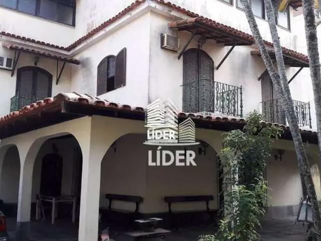 Casa / Sobrado para Venda em Cabo Frio/RJ Braga 6 Quartos