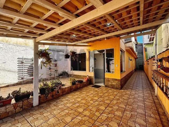 Casa / Sobrado para Venda em Cabo Frio/RJ Braga 3 Quartos