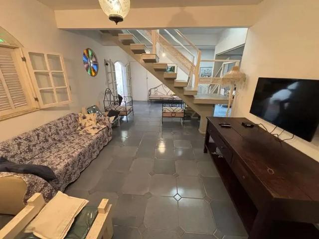 Casa / Sobrado para Venda em Cabo Frio/RJ Centro 7 Quartos