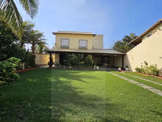 Casa / Sobrado para Venda em Cabo Frio/RJ Foguete 3 Quartos