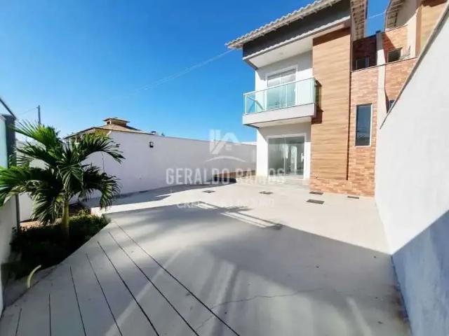 Casa / Sobrado para Venda em Cabo Frio/RJ Foguete 4 Quartos