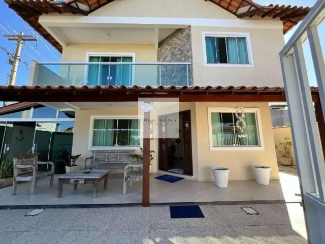 Casa / Sobrado para Venda em Cabo Frio/RJ Foguete 4 Quartos
