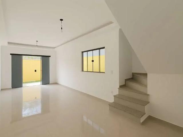 Casa / Sobrado para Venda em Cabo Frio/RJ Foguete 4 Quartos